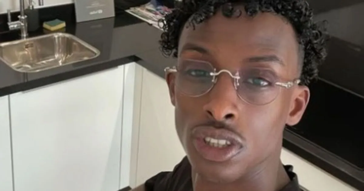 ‘Blauwe vogel’ Appie Mussa vernietigend na nieuws Joost Klein: ‘Dit kan ...