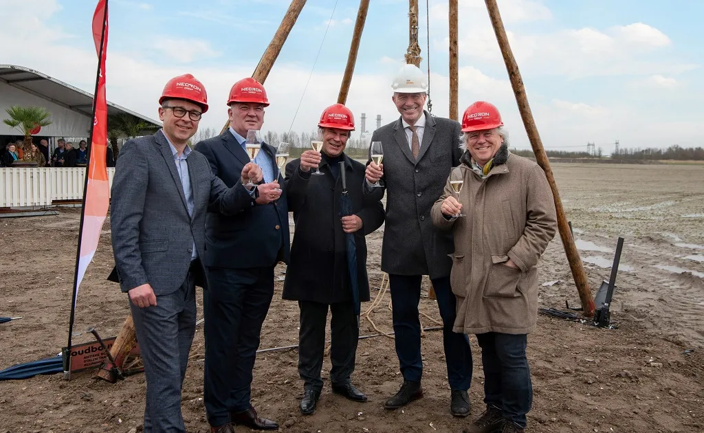 Eerste paal Necron Group voor nieuwbouw Flevokust