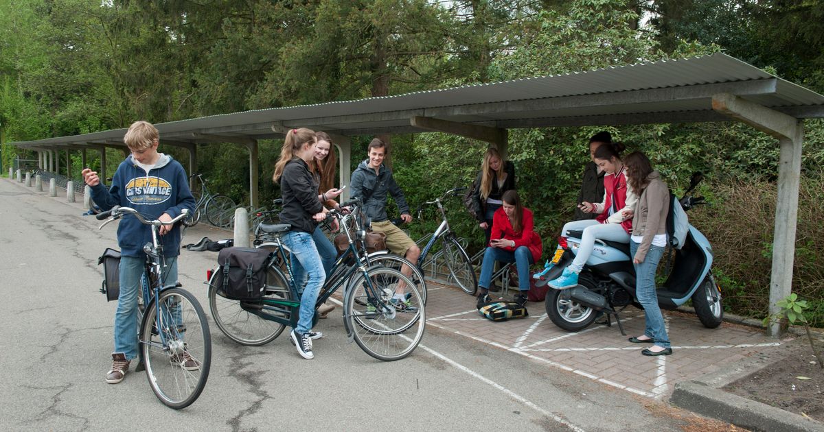 Over de grens: praten met je puber over alcohol en seksualiteit