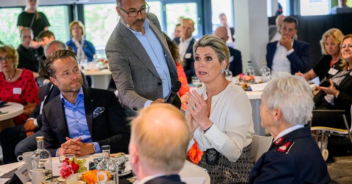 Koningin Maxima bracht bezoek aan vergaderlocatie van IBN, Meeters, in Uden