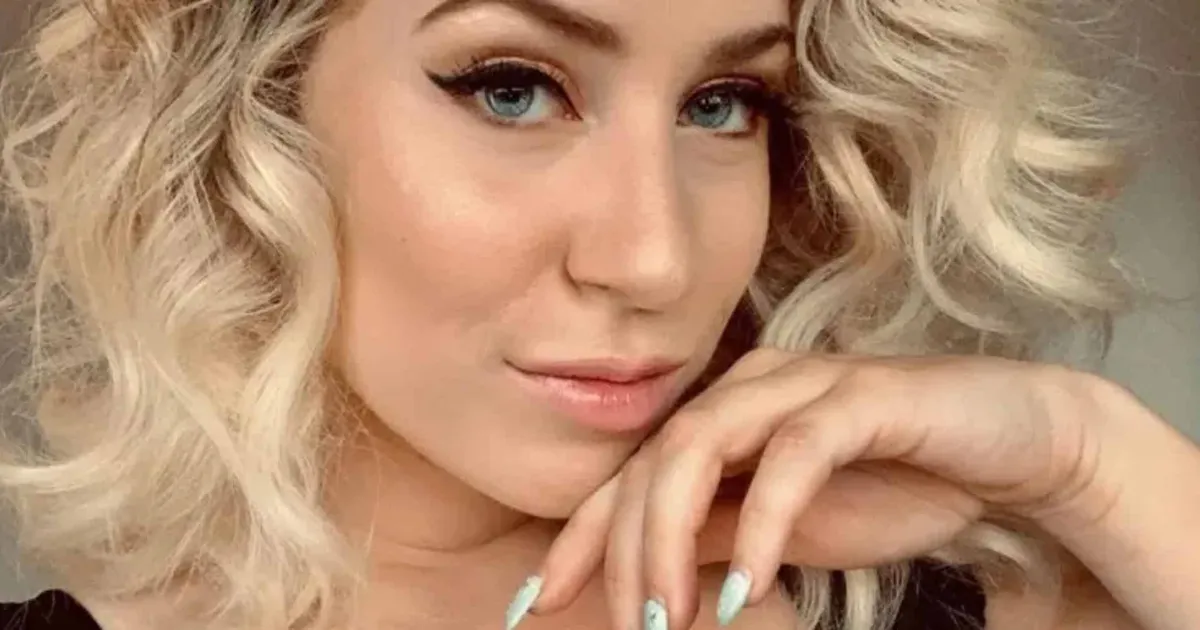 OG3NE zangeres Lisa Vol deelt foto’s van haar vele outfits