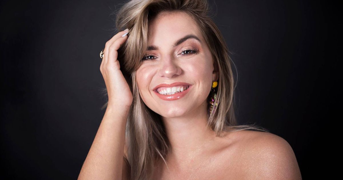 Sensi Lowe lokt vogels met foto van mooie rondingen