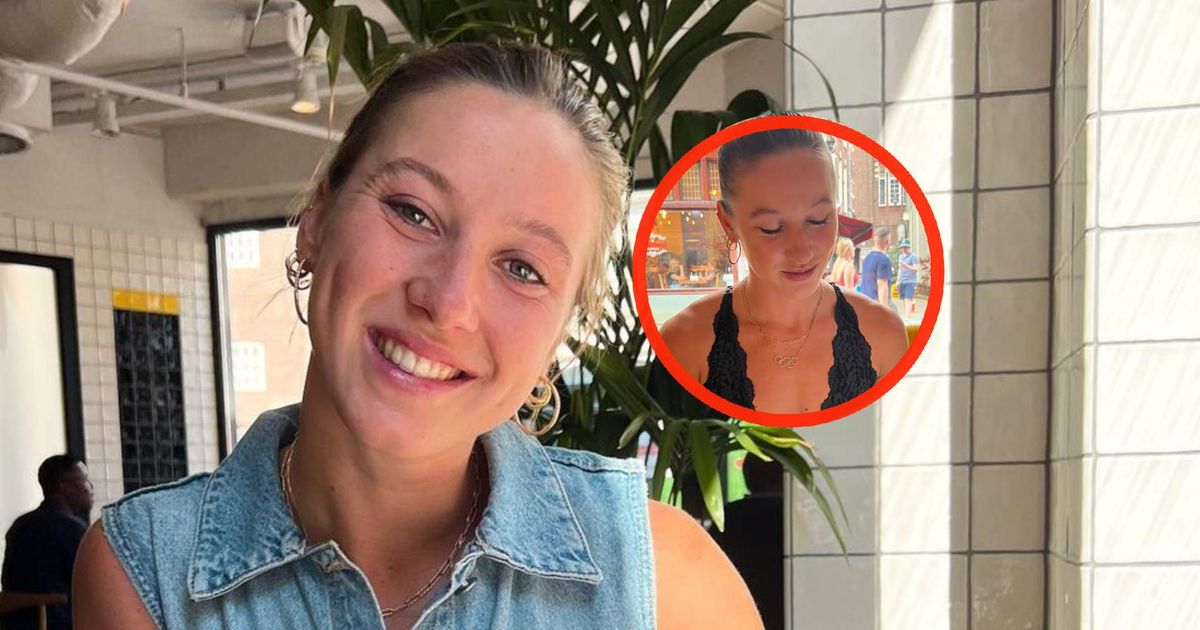 Foto: Suzanne Schulting geeft kusje aan camera in superstrak topje