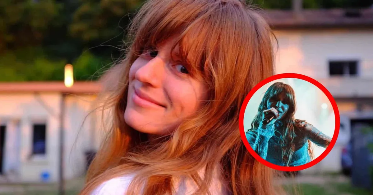 Foto: Zangeres Merol gaat diep door haar knieën in transparant pakje