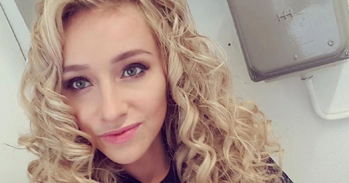 Voormalig model Zimra Geurts is helemaal terug; blondine gaat los met ...