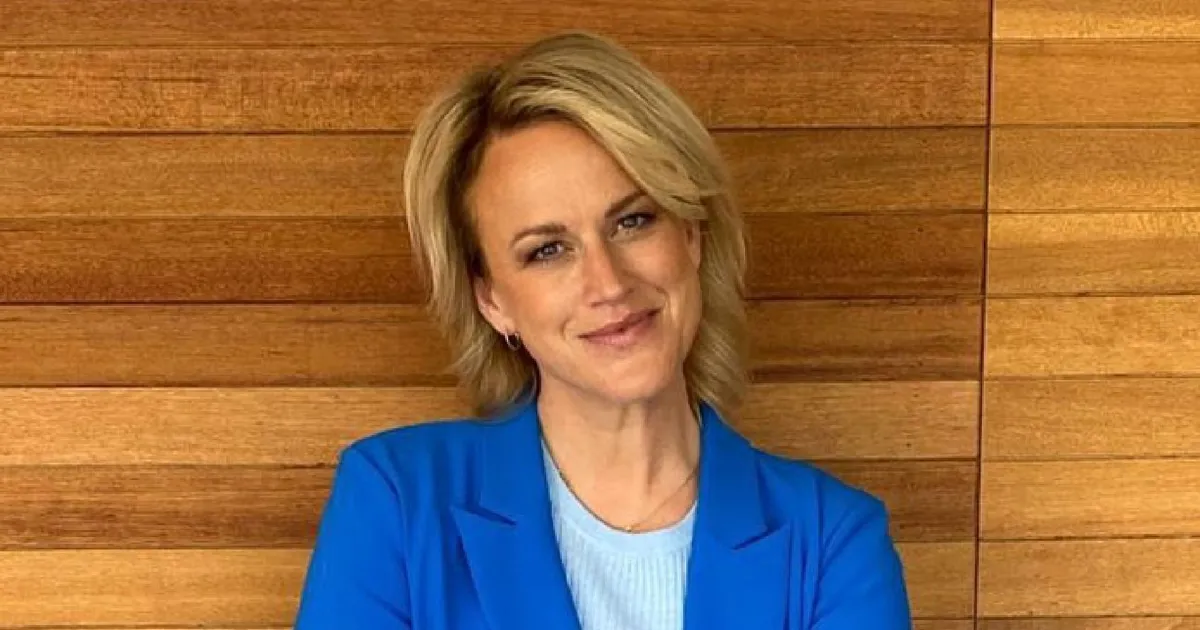 Nieuwslezeres Afke Boven laat zich van pikante zijde zien: zó zag je haar nog nooit (foto's)