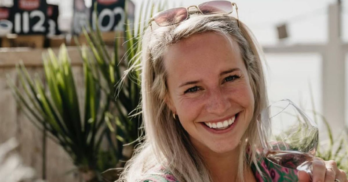 Dee van der Zeeuw rouwt om het kwijtraken van haar royale decolleté ...