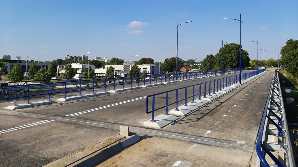 Maxwell Taylorbrug eerder dan voorzien gereed en open