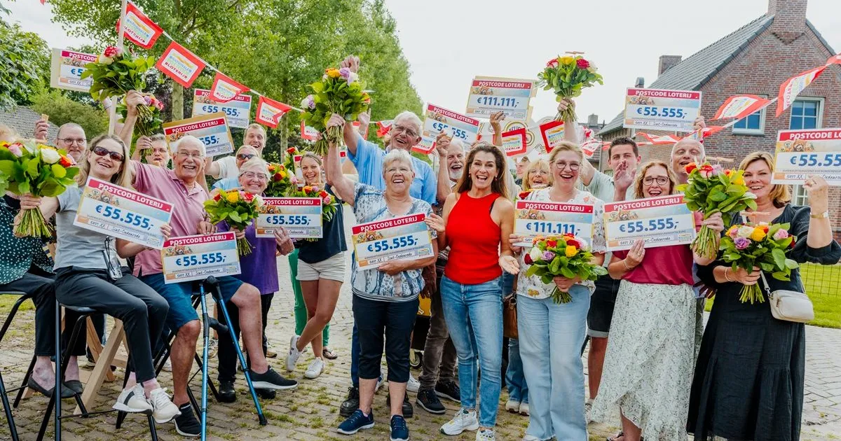 Inwoners Olland verdelen 1 miljoen euro van de Postcode Loterij