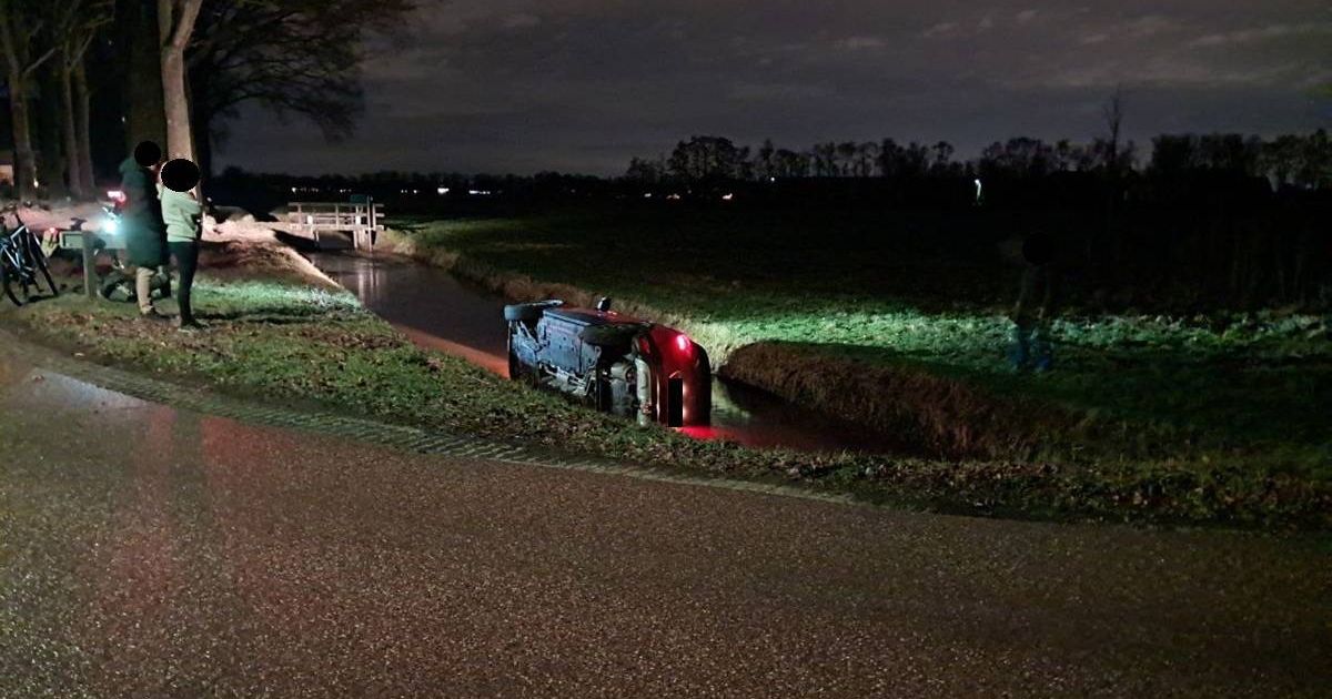 Voertuig belandt in water in Sint-Oedenrode