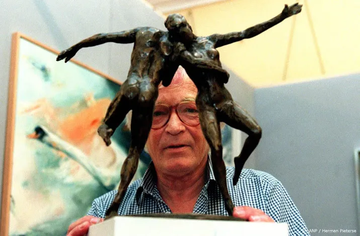 Beeldhouwer Kees Verkade (79) overleden