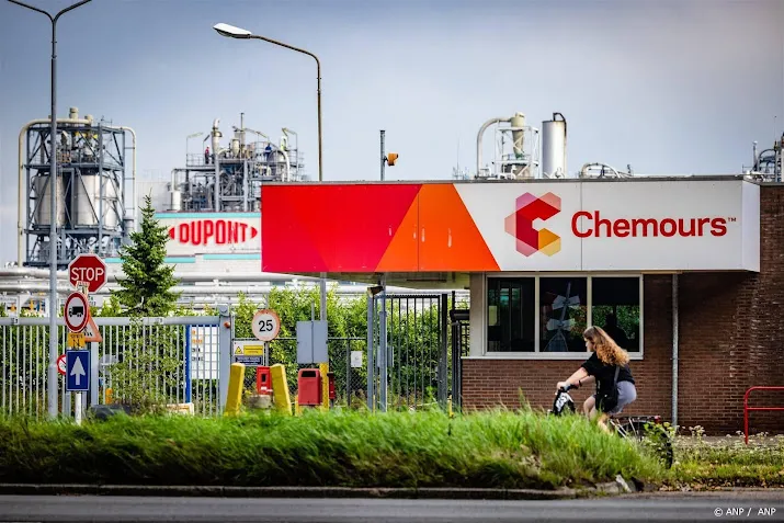 Chemours legt fabriek deels stil om boetes te voorkomen
