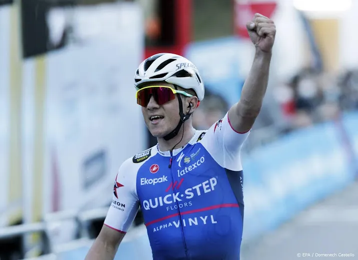 Evenepoel oppermachtig in tijdrit Ronde van de Algarve