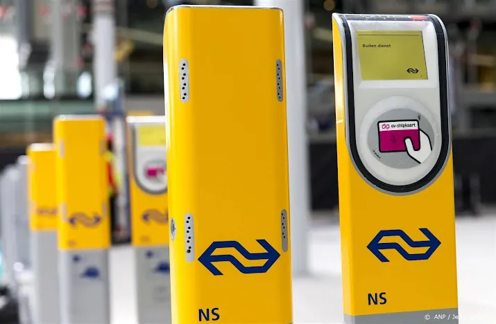 Inchecken in trein kan nu ook met bankpas