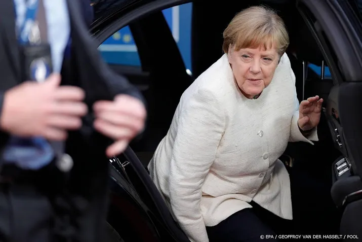 Merkel onthield stem voor Von der Leyen