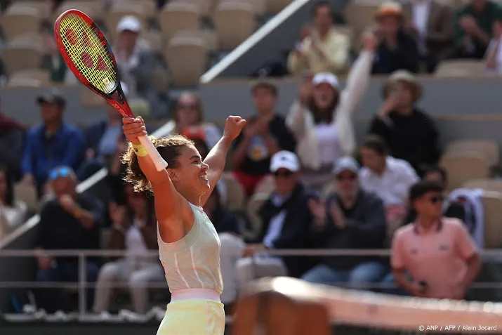 Paolini beëindigt droom Andrejeva en bereikt finale in Parijs