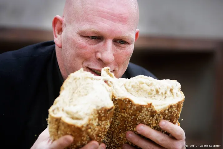 Pierre Wind opent telefoonlijn voor eetvragen tijdens coronatijd