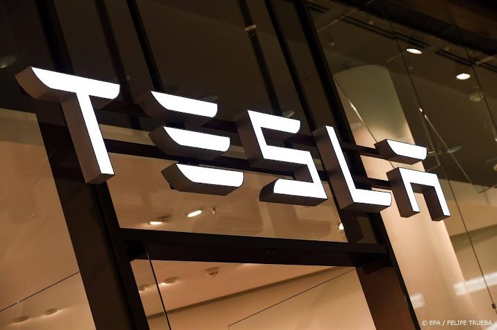 Tesla steekt miljarden in nieuwe fabrieken voor accu's en trucks