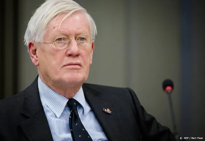 Wiegel: VVD moet uit kabinet stappen als overleg asielwet strandt