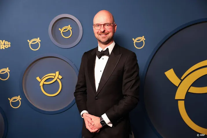 Tim de Wit maakt woensdag debuut als presentator van Bar Laat