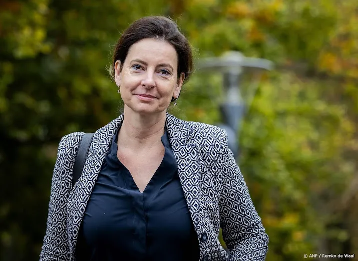 Uitermark roept gemeenteambtenaren op 'voorbij regels te denken'