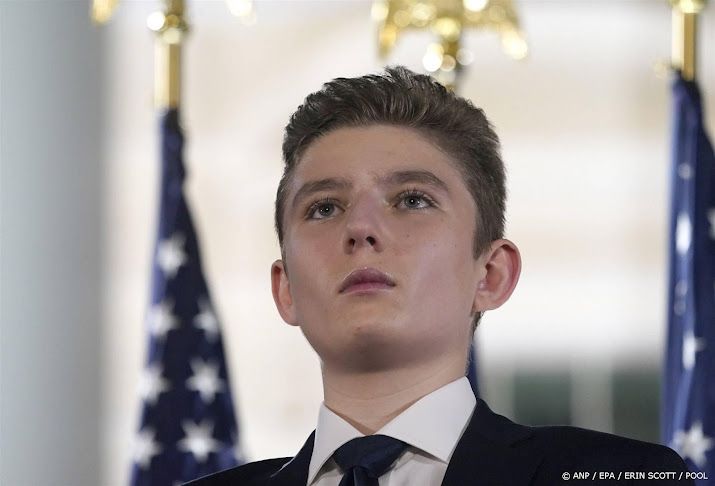Paris Hilton haakt in op virale 'suitcase'-video van Barron Trump