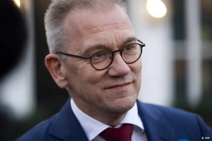 Bruins ziet 'aanknopingspunten' in VVD-plan voor publieke omroep