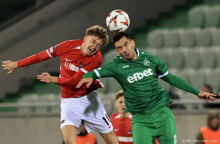 AZ verspeelt voorsprong en laat Ludogorets ontsnappen
