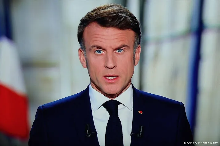 Macron in nieuwjaarsspeech: spijt van vervroegde verkiezingen