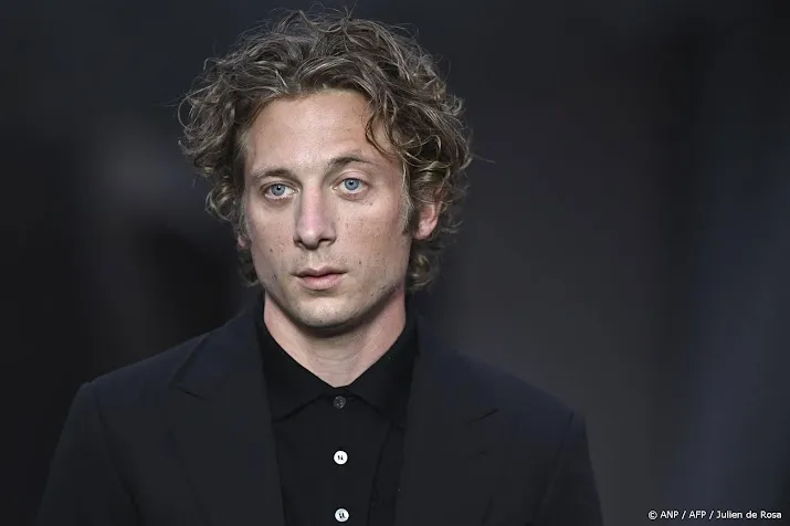 Jeremy Allen White in Netflix-verfilming Enigma Variations