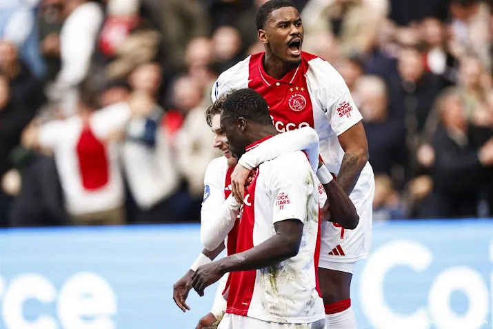 Ajax verslaat Go Ahead en verstevigt koppositie in Eredivisie