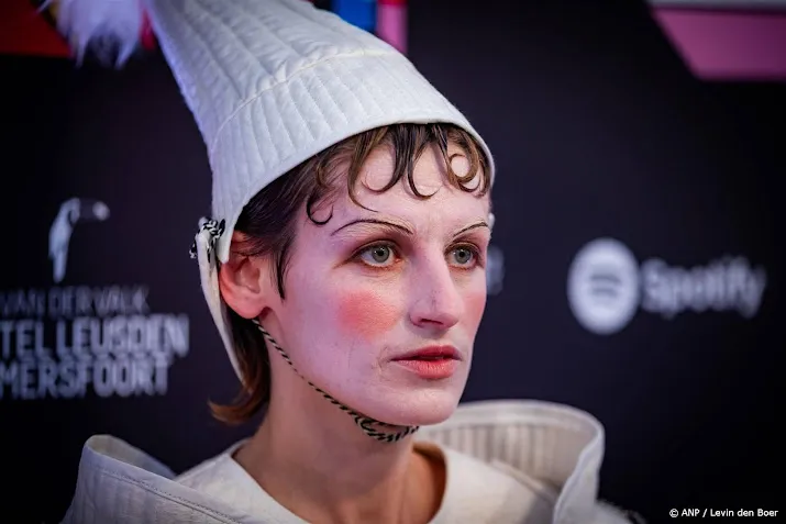 Edison winnares Zangeres Elmer spreekt over haar ongeloof en