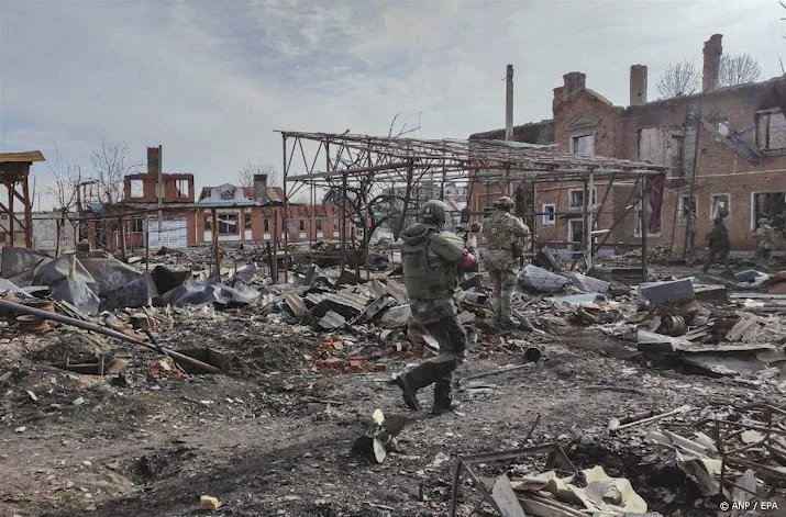 Poetin roept Oekraïense troepen in Koersk op zich over te geven