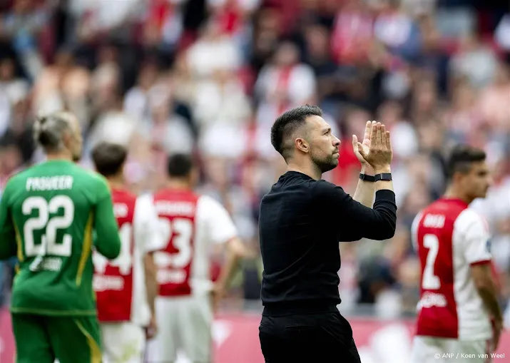 Farioli vertrekt bij Ajax na verschil van inzicht met directie