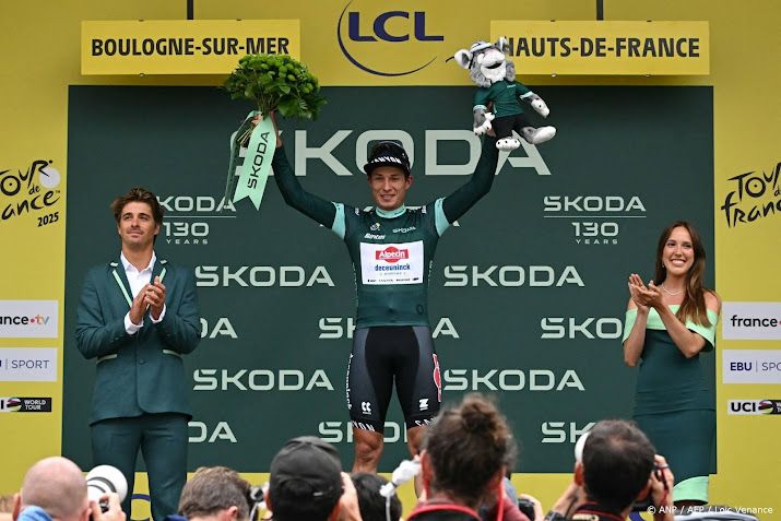 Wielrenner Philipsen succesvol geopereerd na val in Tour