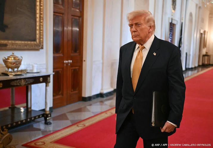 FT: Trump dringt aan op heffing van minstens 15 procent voor EU
