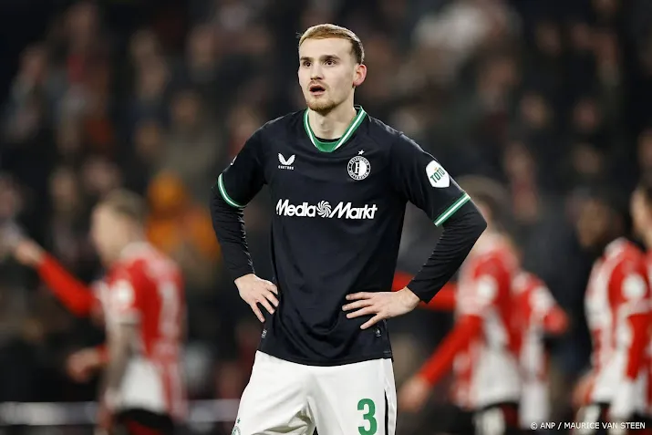 Feyenoord-verdediger Beelen wordt geopereerd aan beenblessure