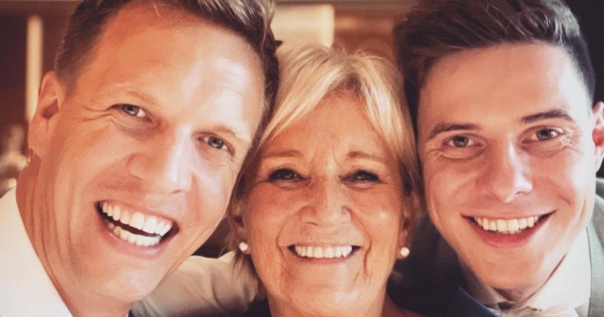 James Cooke diep bedroefd door zorgwekkend nieuws over zijn mama's ...