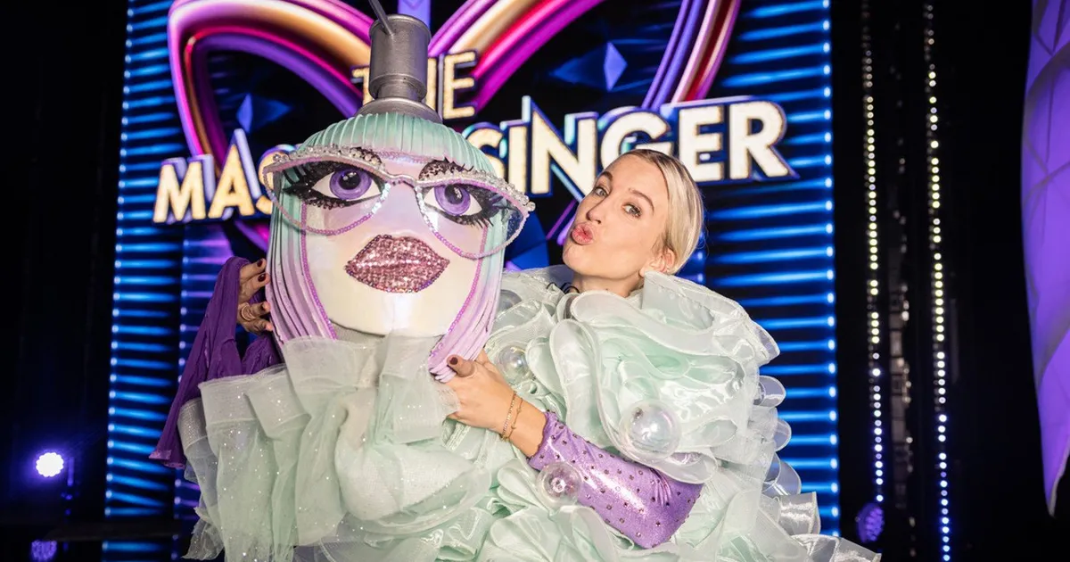 Oeps! Kat Kerkhofs lijkt per ongeluk te verklappen wie Raaf en Foxy ...