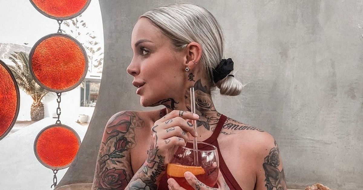 Pikant: 'Temptation'-Pommeline poseert in doorschijnende lingerie voor ...