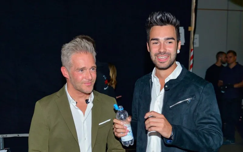 Christoff en ex-verloofde terug samen? Zanger verklapt meer met nieuwe foto