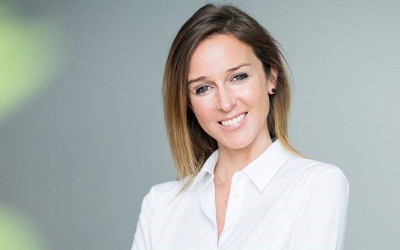 Isabelle Nijs doet monden openvallen in bikini aan zwembad: "Prachtige ...