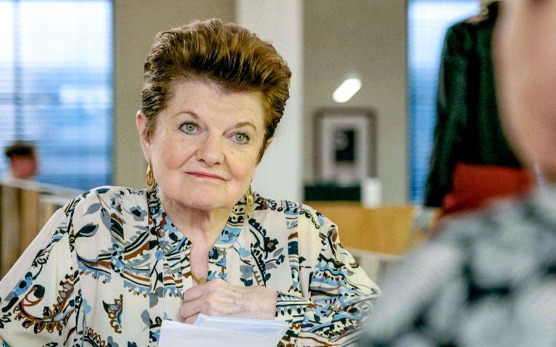 'Familie'-actrice Janine Bischops helemaal ontredderd: "Mannekes, het ...
