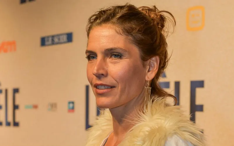 Joke Devynck heel eerlijk over haar relatie met een vrouw: “Dit maakt ...