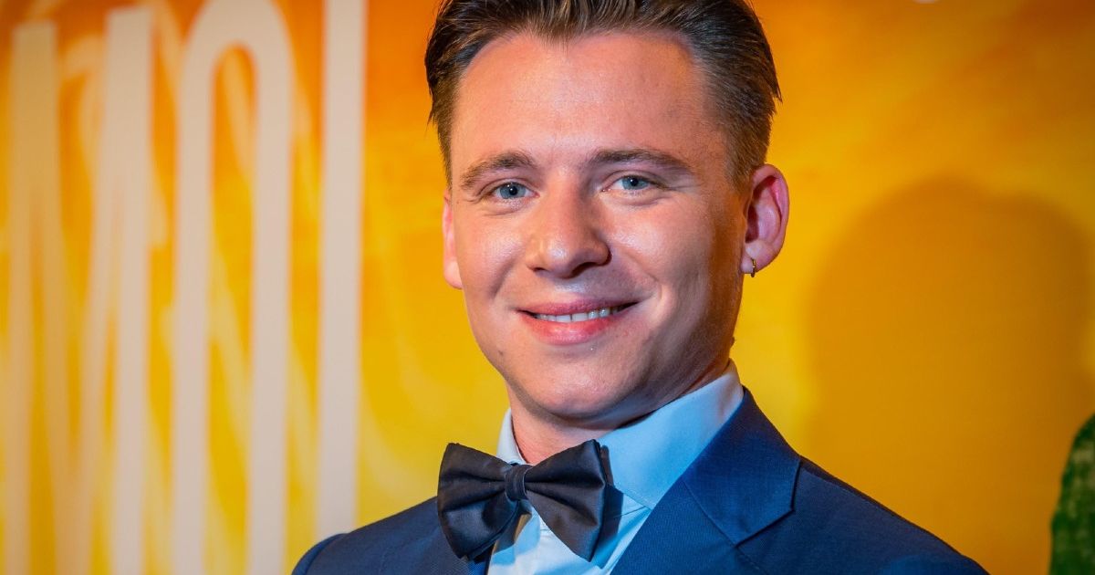 Toos uit 'De Mol' met spoed opgenomen in ziekenhuis: trouwfeest van ...
