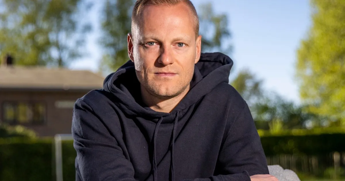 Ex strooit zout in de wonde: Olivier Deschacht moet na liefdesbreuk ...