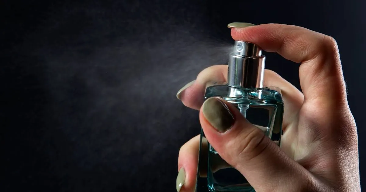 Zó laat je je parfum de hele dag heerlijk ruiken: 7 slimme tips voor ...