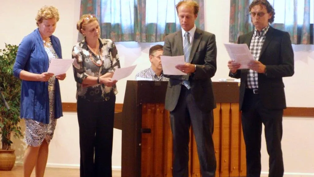 VIDEO: Dominee Riemens kan op reis