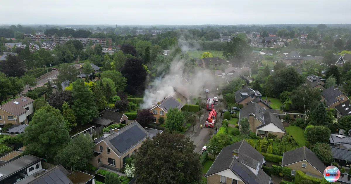 Veel rook bij woningbrand