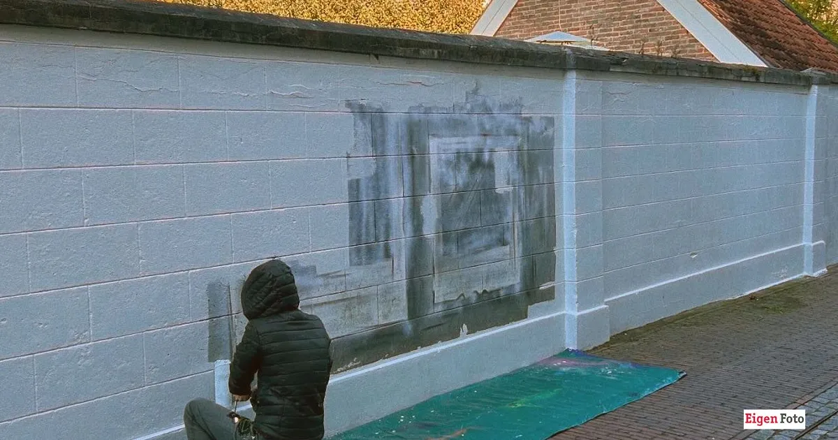 Muur Kloosterstraat weer wit